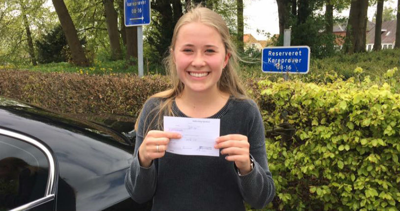 Isabell Knoth Berthelsen - Kørelærer Lars Klinggaard